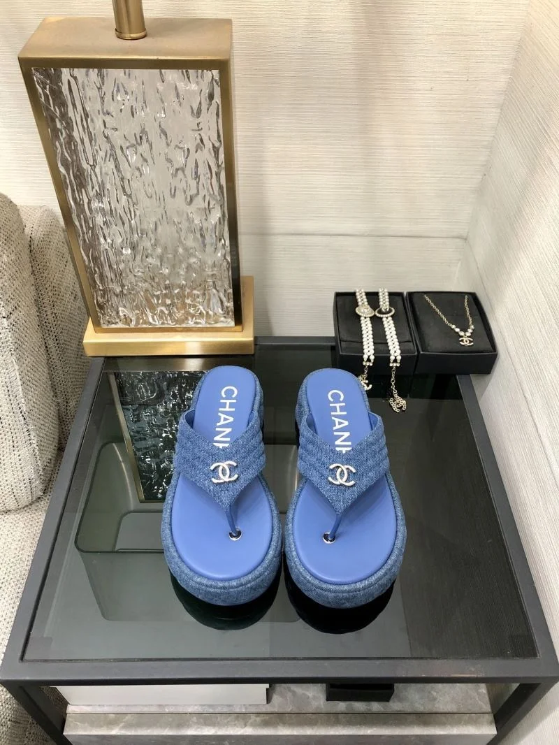 Low-cost Chanel Slippers