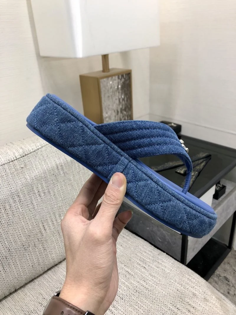 Low-cost Chanel Slippers