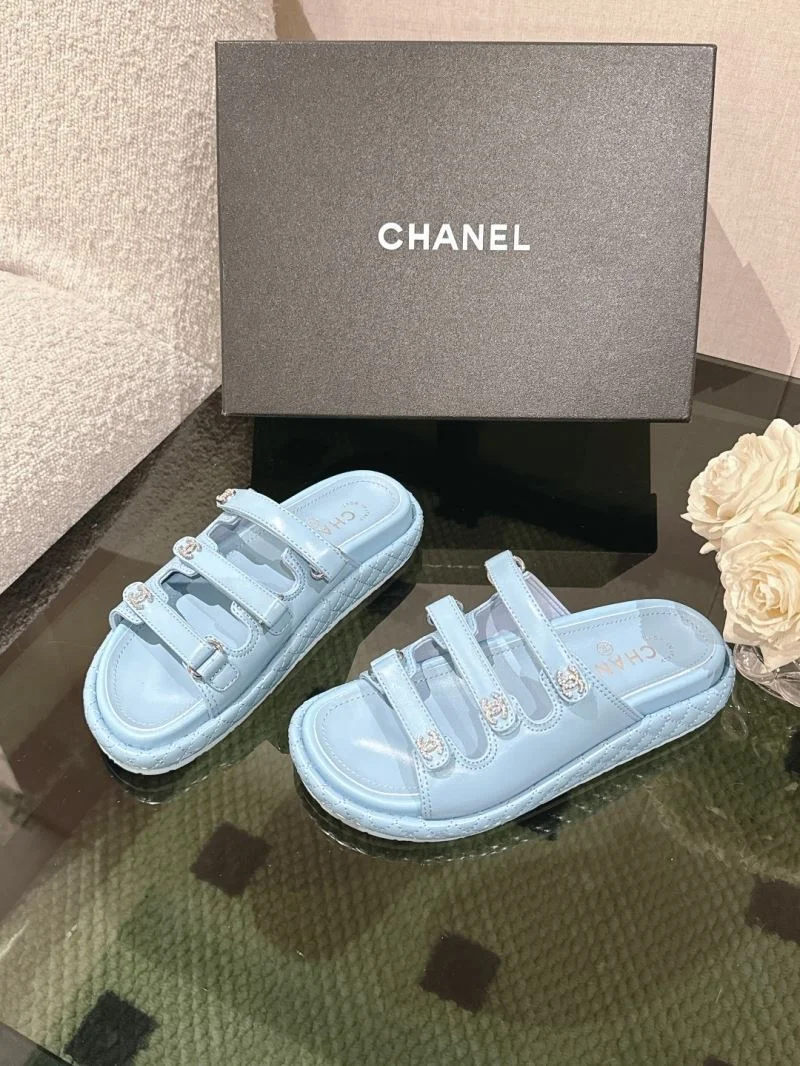 Low-cost Chanel Slippers