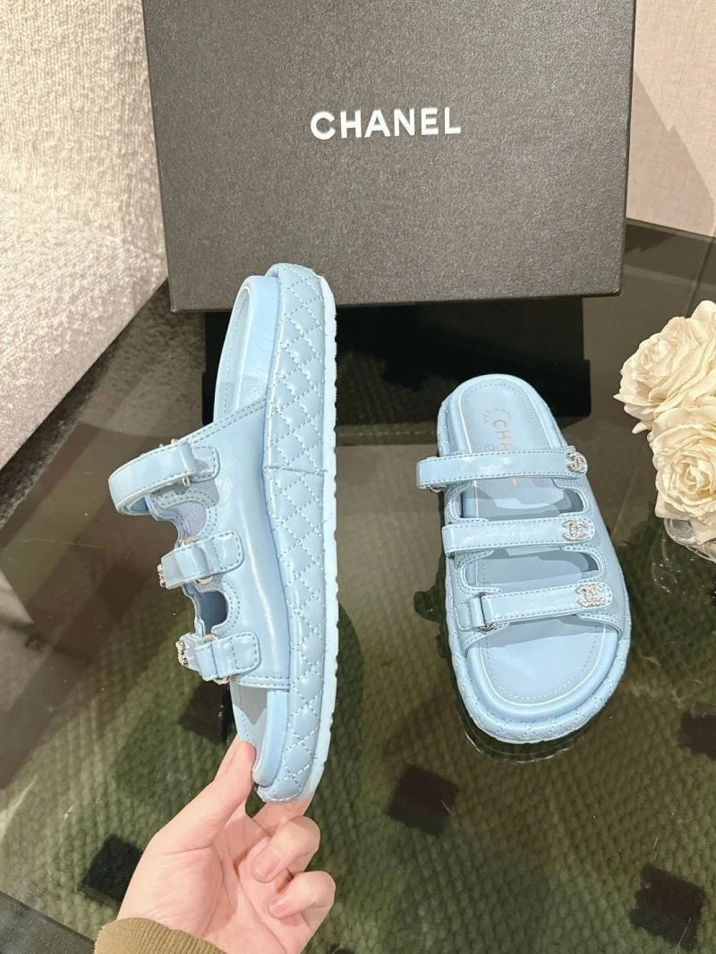 Low-cost Chanel Slippers