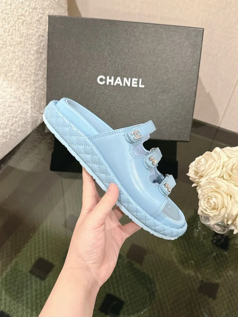 Low-cost Chanel Slippers