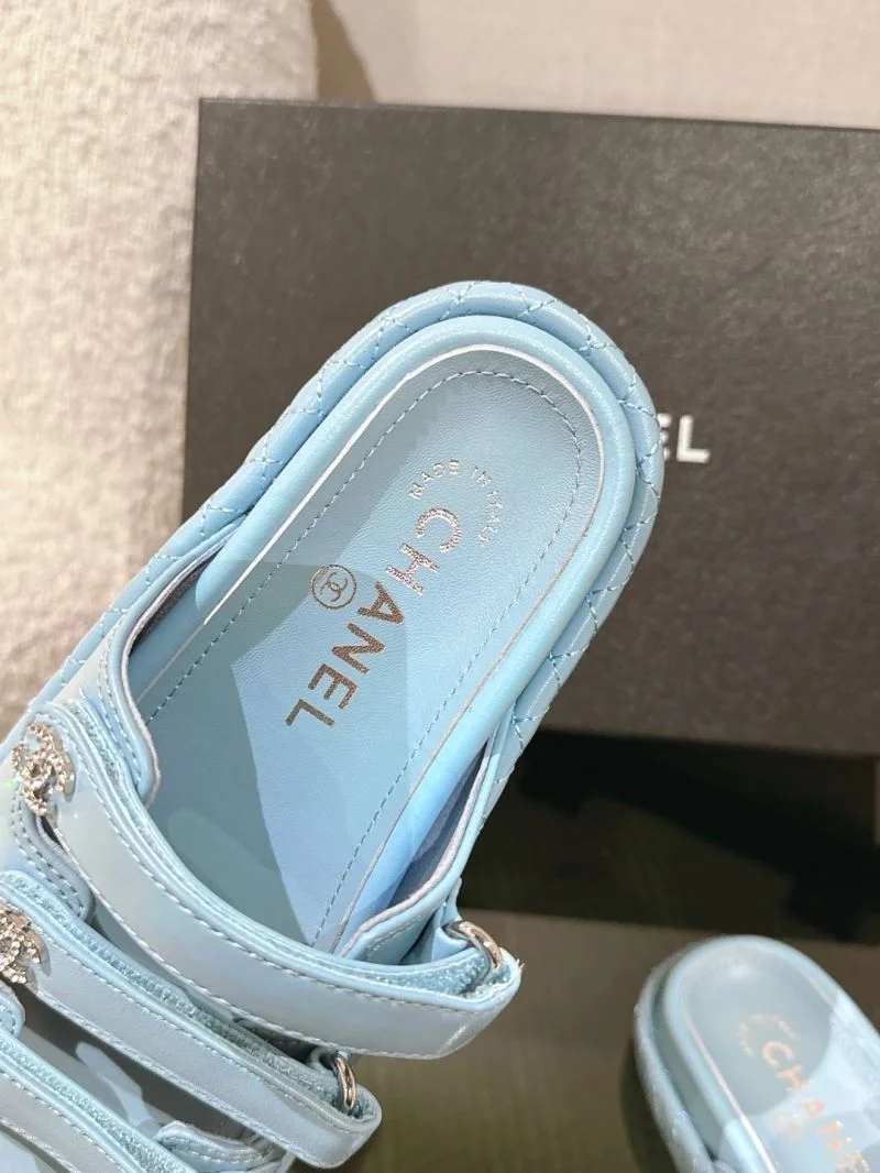 Low-cost Chanel Slippers