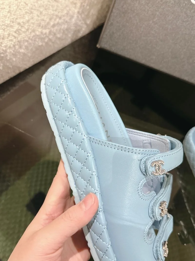 Low-cost Chanel Slippers
