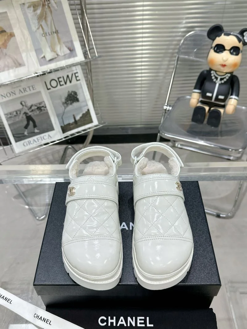 Accurate model Chanel Slippers