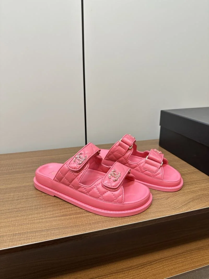 Top mirror Chanel Slippers