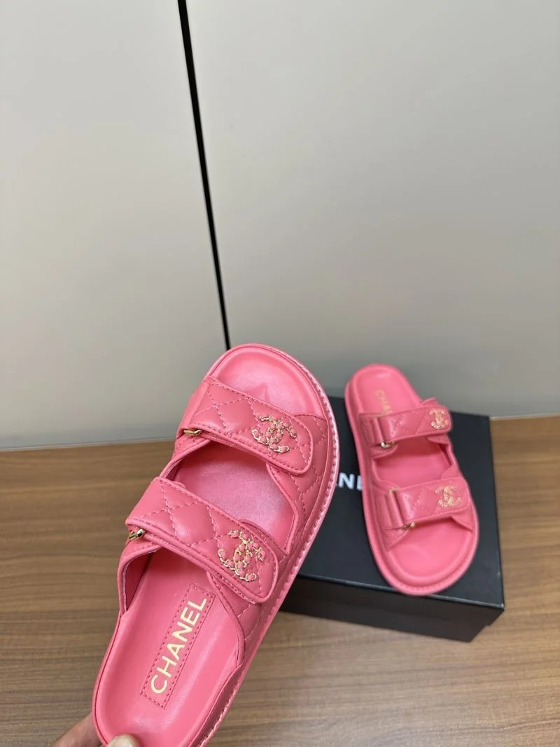 Top mirror Chanel Slippers