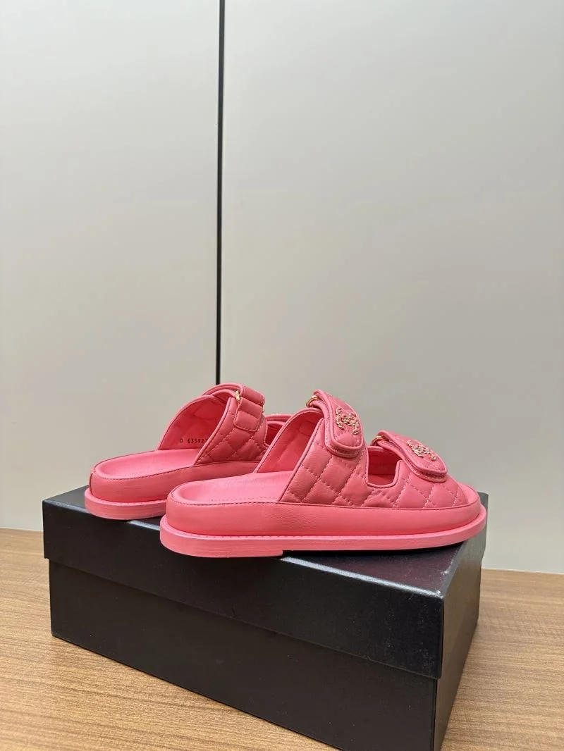 Top mirror Chanel Slippers