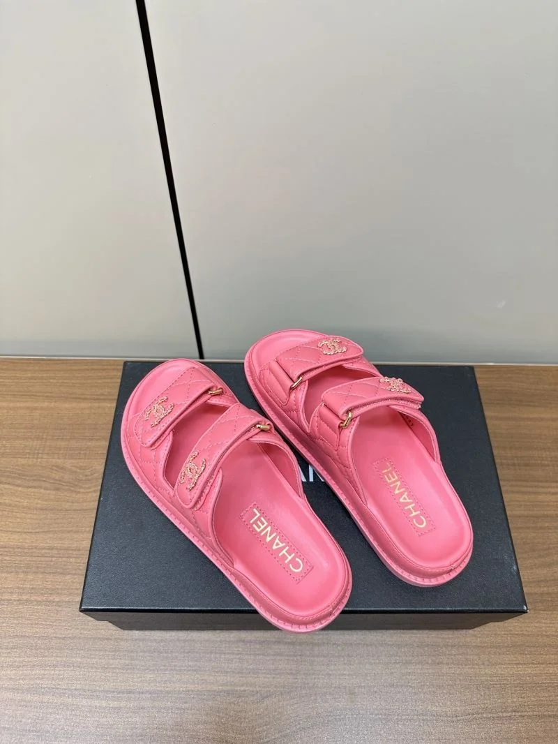 Top mirror Chanel Slippers