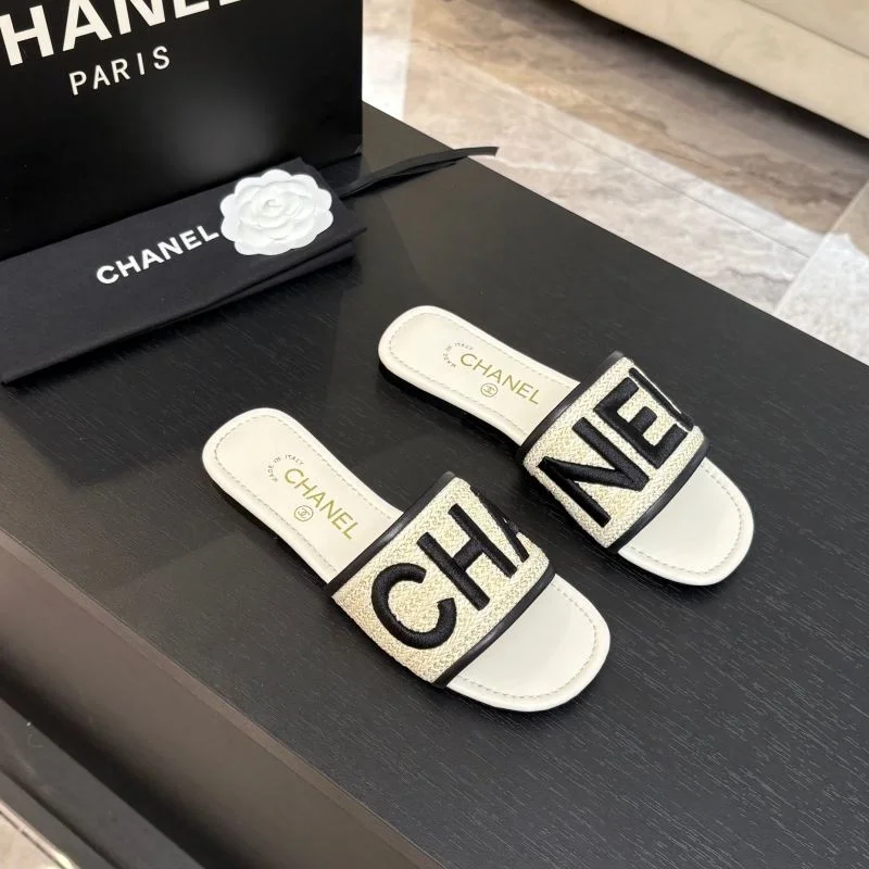 Top mirror Chanel Slippers