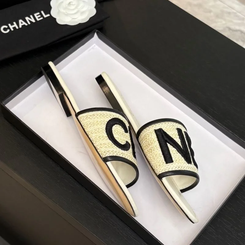 Top mirror Chanel Slippers