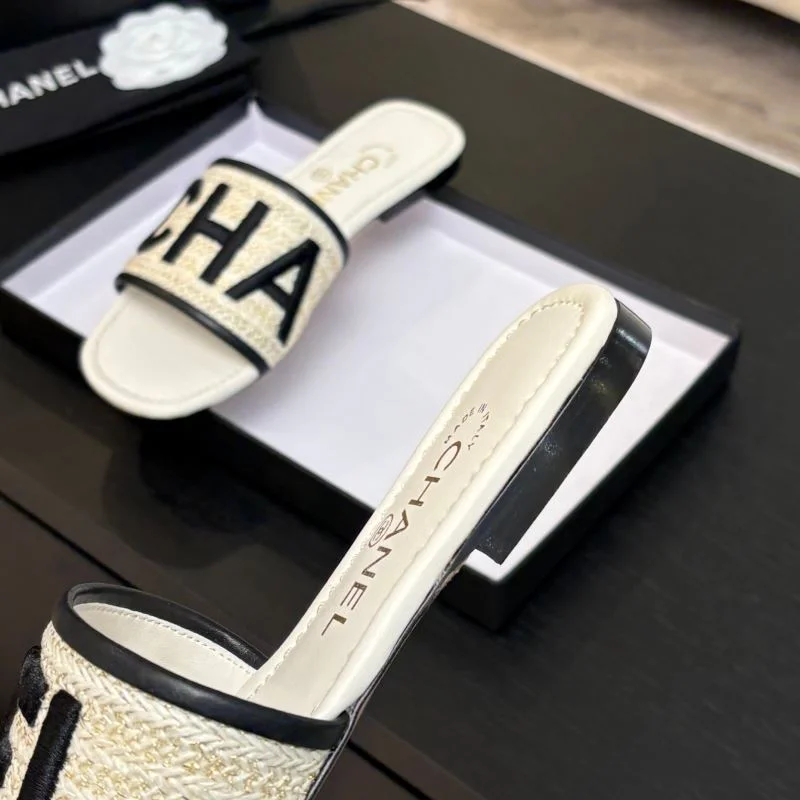 Top mirror Chanel Slippers
