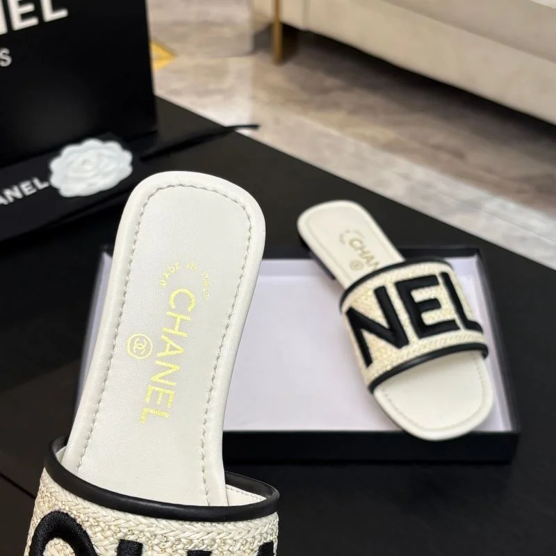 Top mirror Chanel Slippers