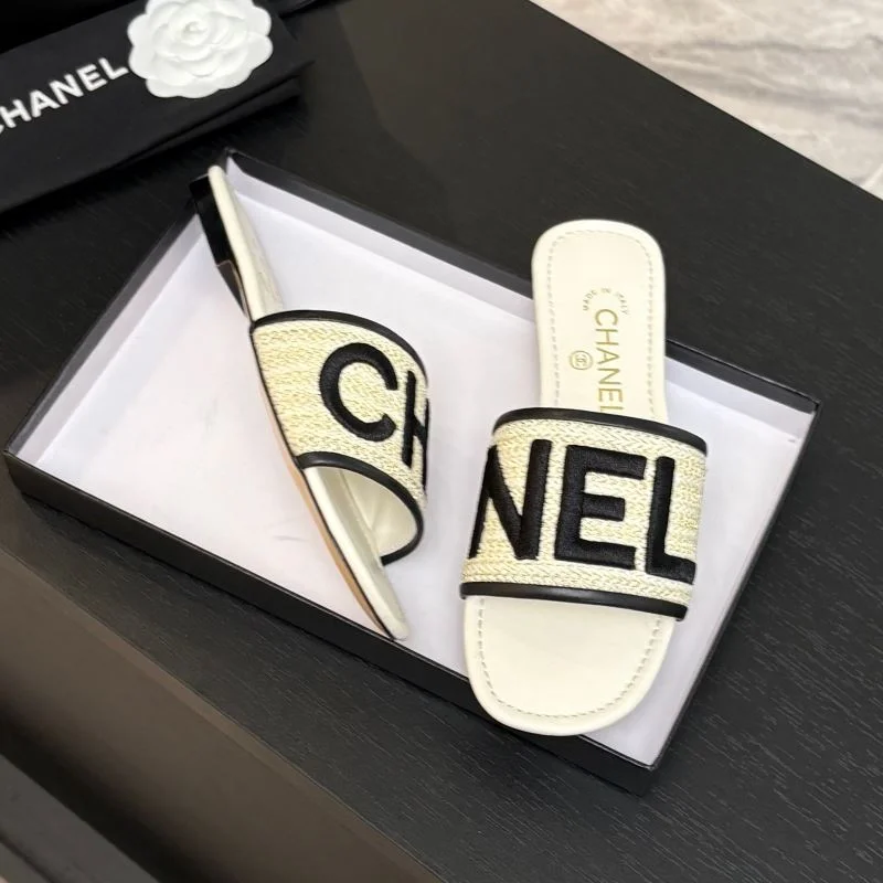 Top mirror Chanel Slippers