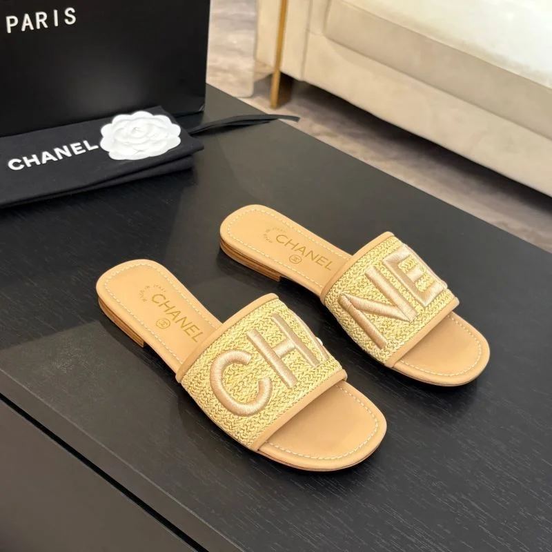 Top mirror Chanel Slippers