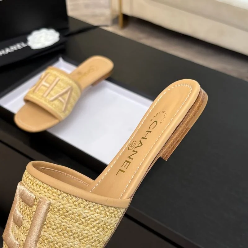 Top mirror Chanel Slippers