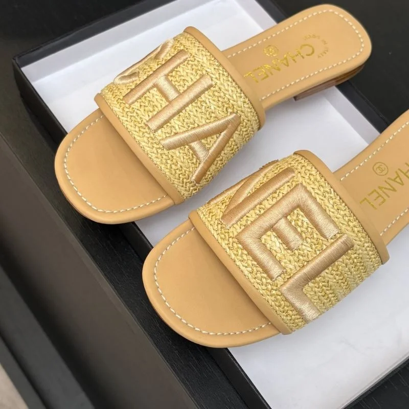 Top mirror Chanel Slippers
