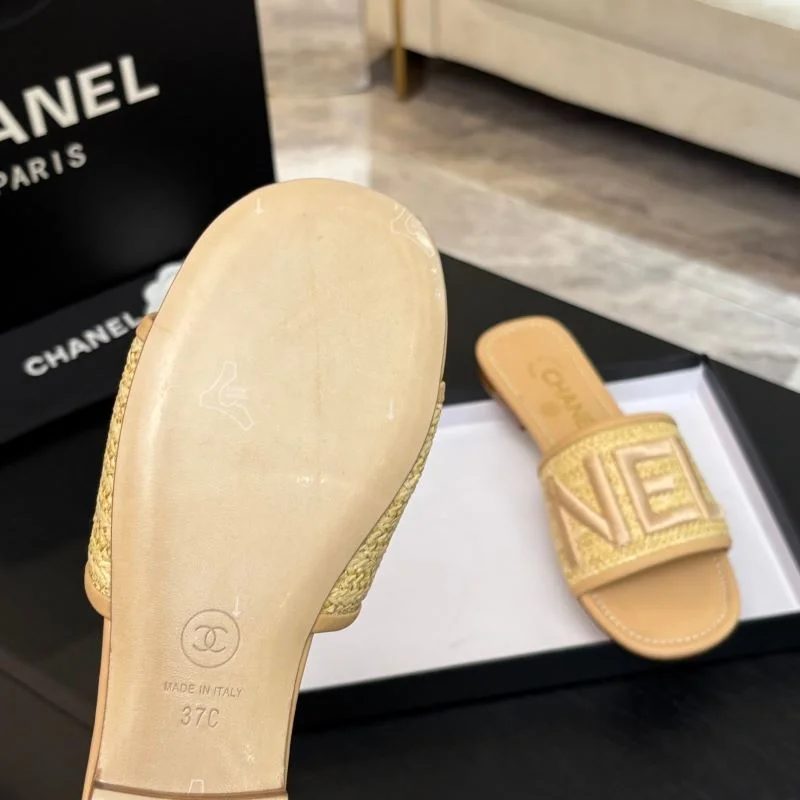 Top mirror Chanel Slippers