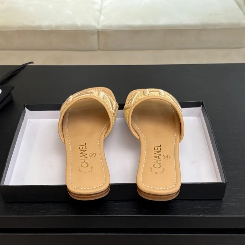 Top mirror Chanel Slippers