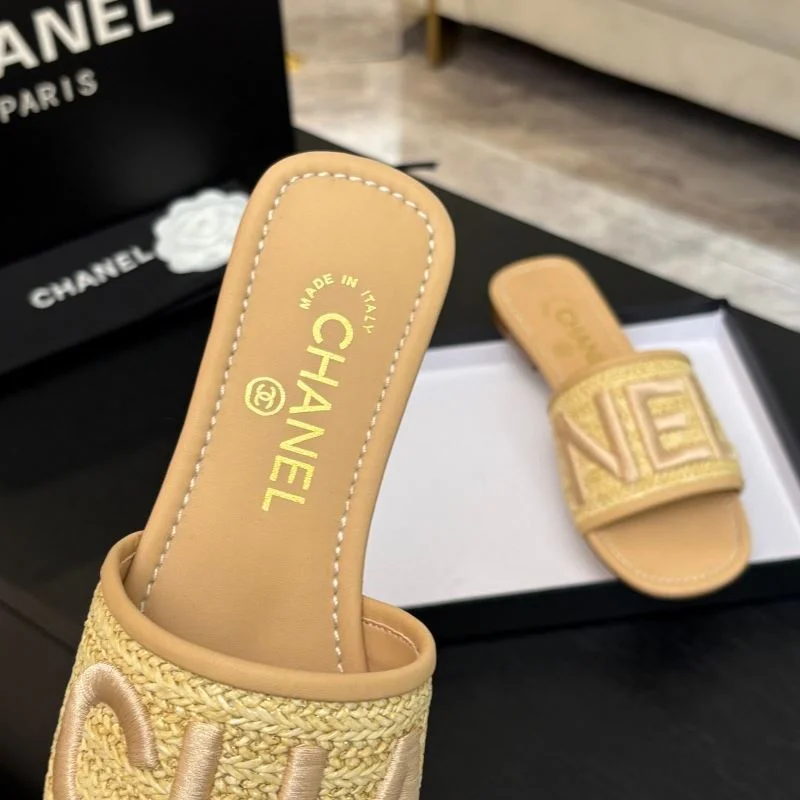 Top mirror Chanel Slippers
