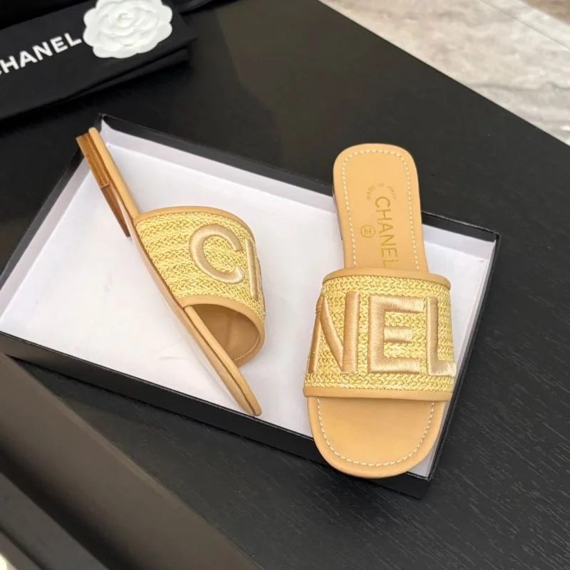 Top mirror Chanel Slippers
