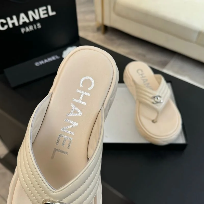 Accurate model Chanel Slippers