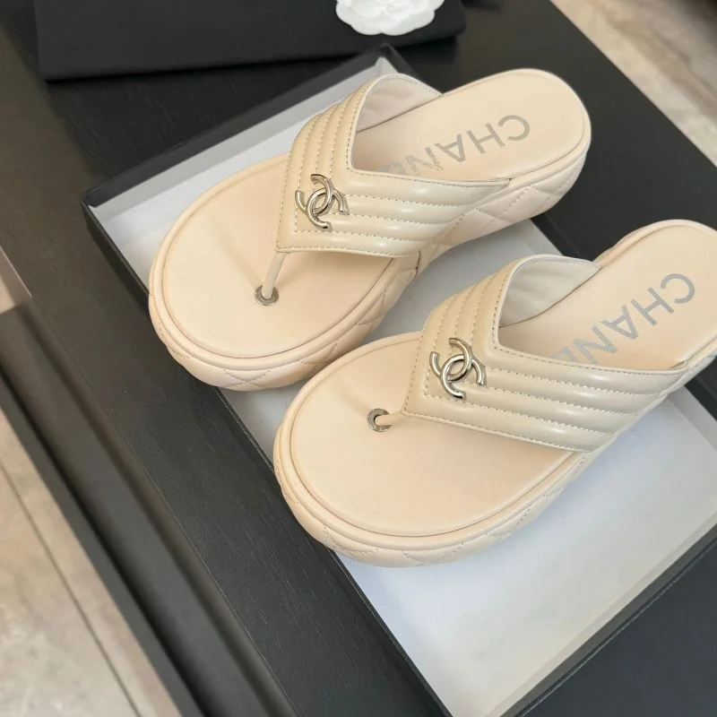 Accurate model Chanel Slippers