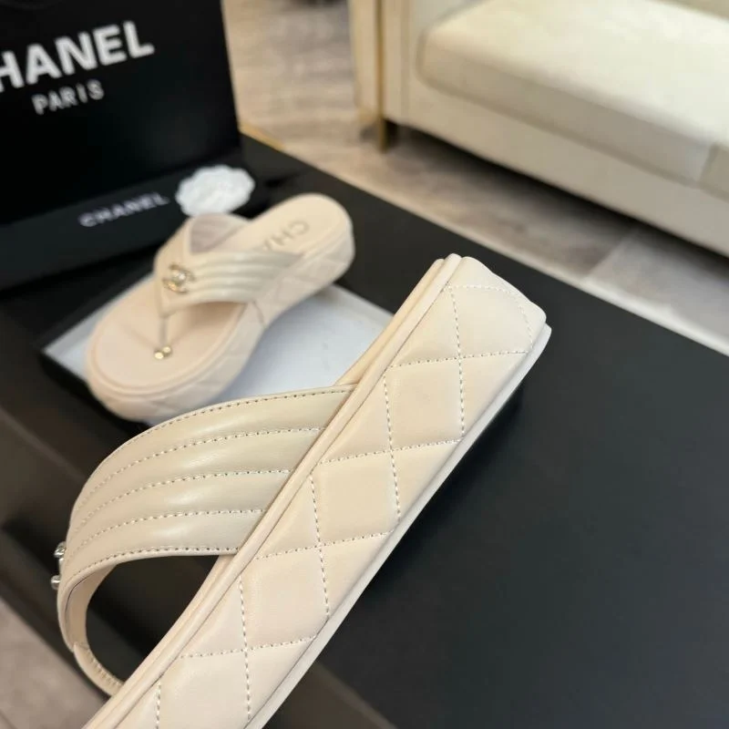Accurate model Chanel Slippers