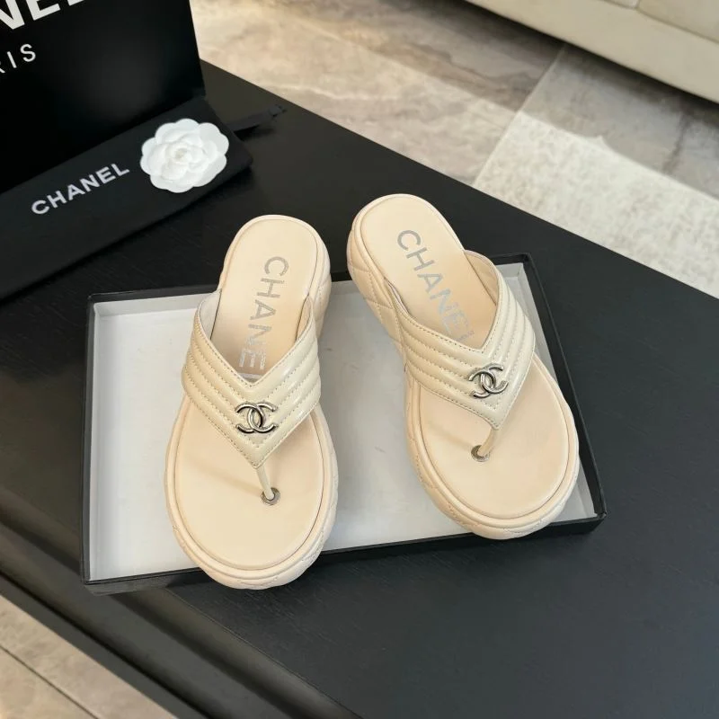 Accurate model Chanel Slippers