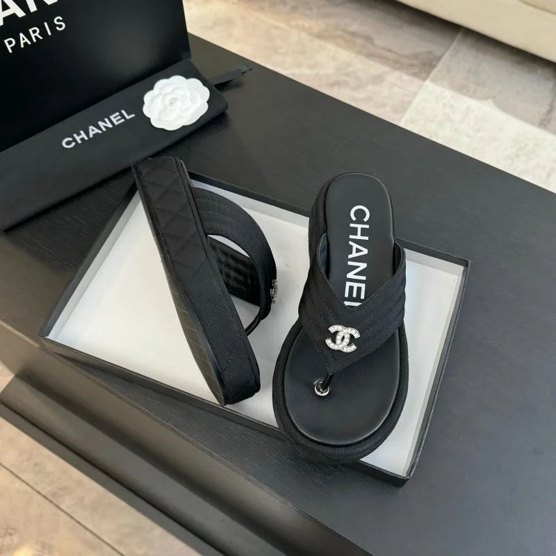 1:1 copy Chanel Slippers