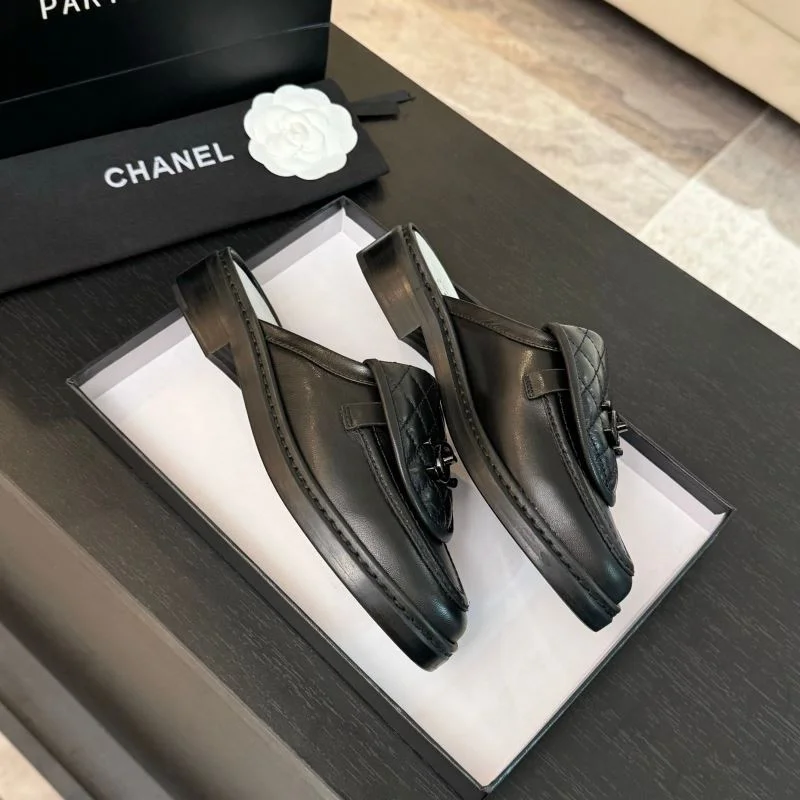 Low-cost Chanel Slippers