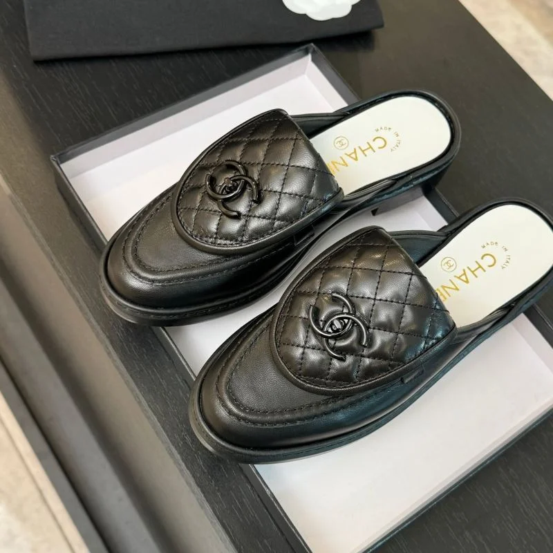 Low-cost Chanel Slippers