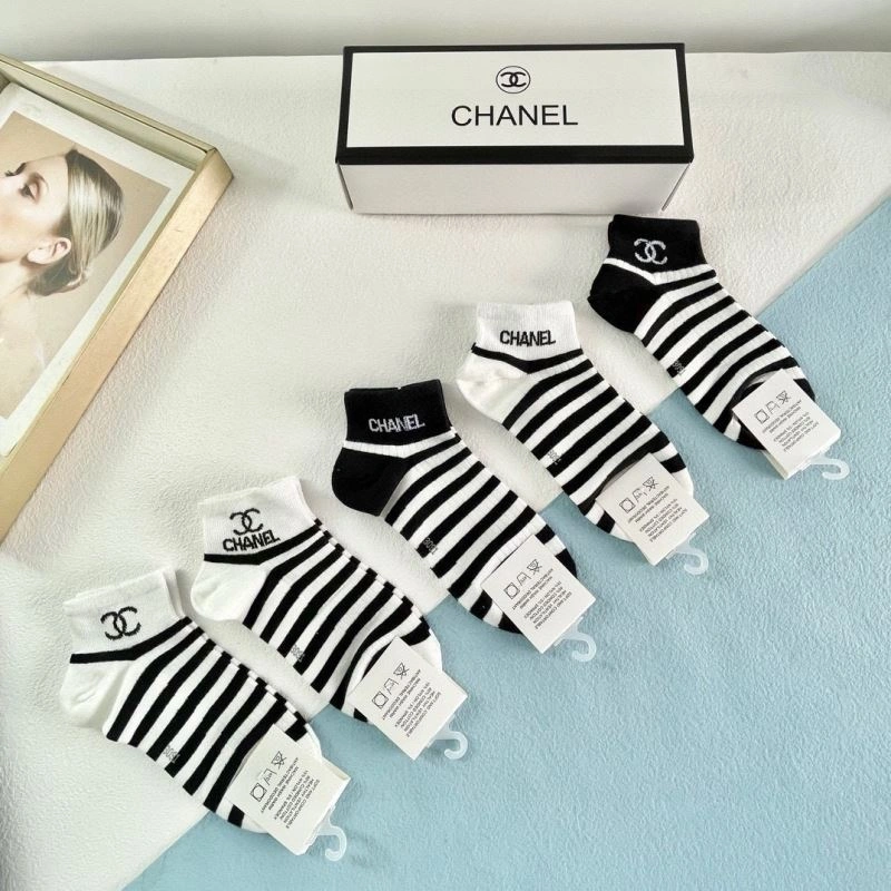 Low-cost Chanel Socks