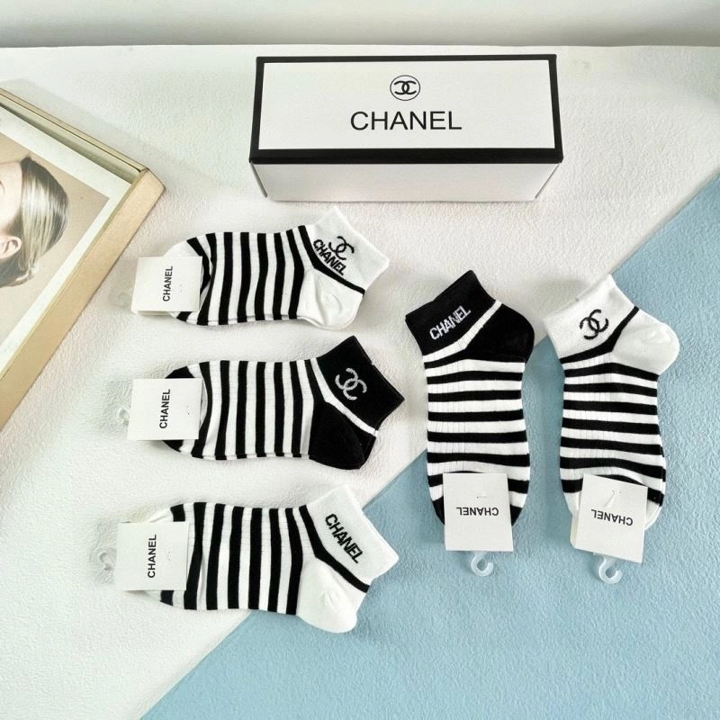 Low-cost Chanel Socks