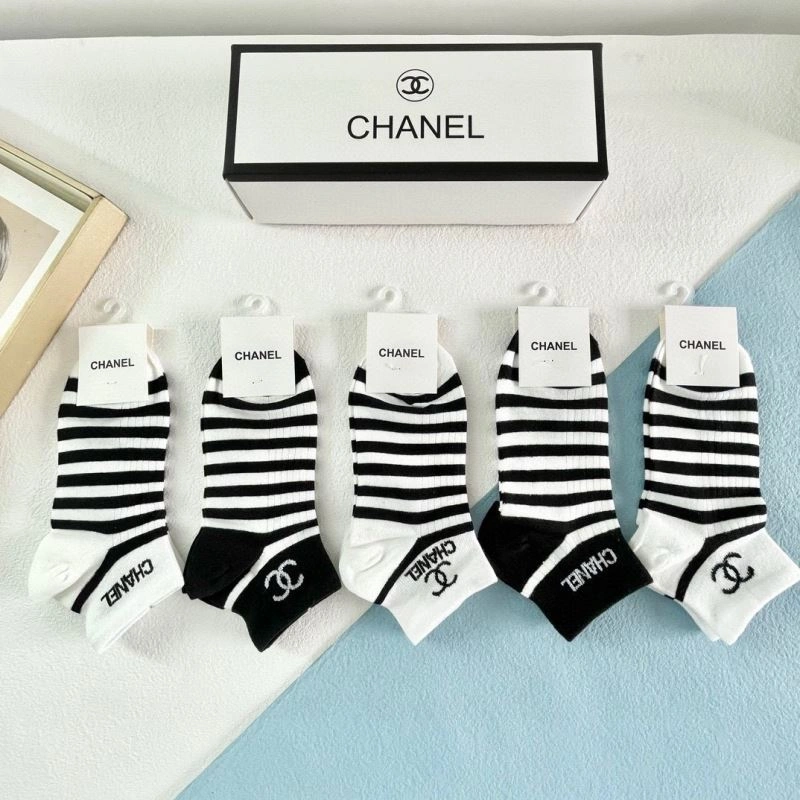 Low-cost Chanel Socks