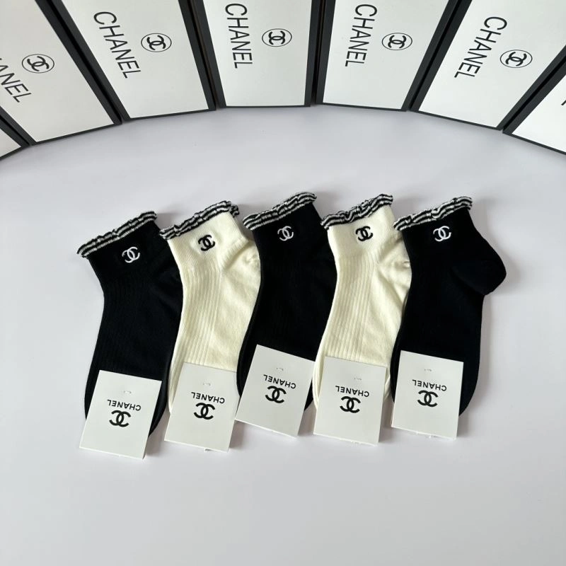 Low-cost Chanel Socks