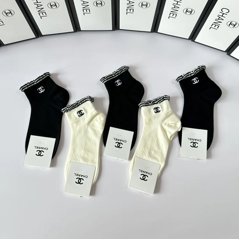 Low-cost Chanel Socks