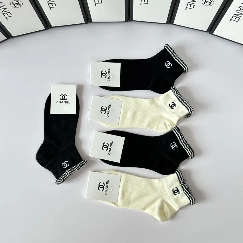 Low-cost Chanel Socks