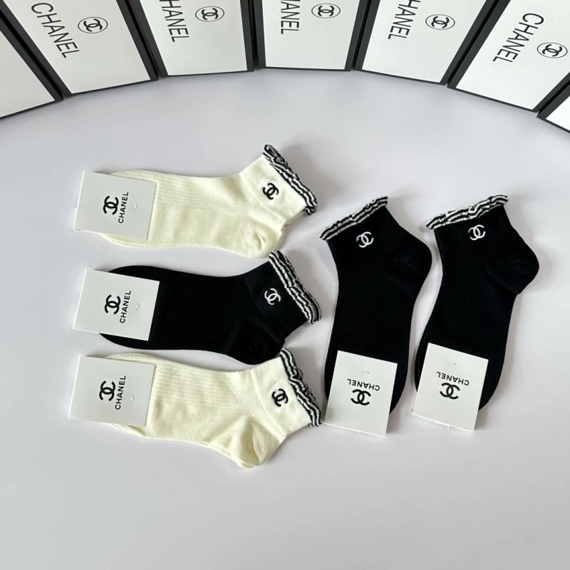Low-cost Chanel Socks