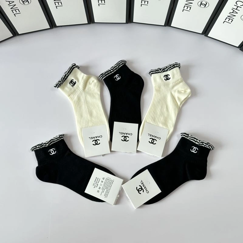 Low-cost Chanel Socks
