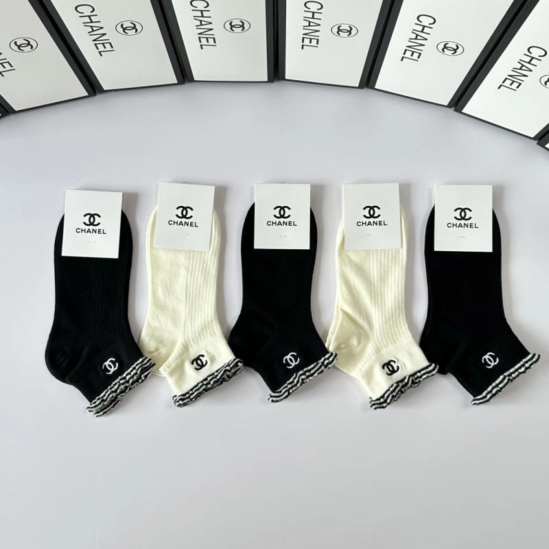 Low-cost Chanel Socks