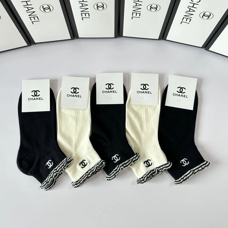 Low-cost Chanel Socks