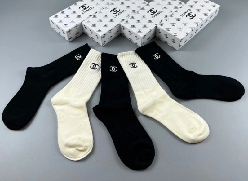 Low-cost Chanel Socks