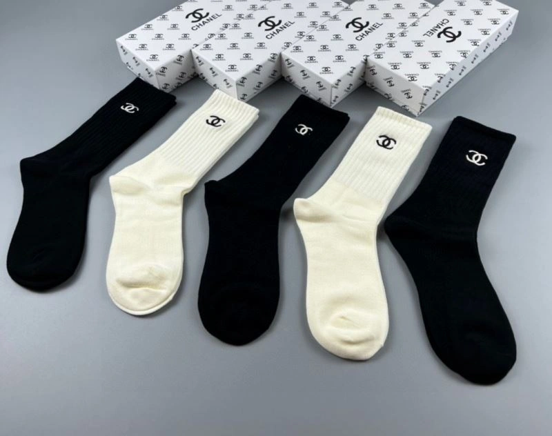 Low-cost Chanel Socks