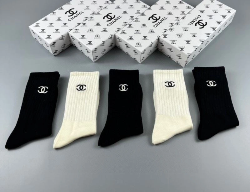 Low-cost Chanel Socks