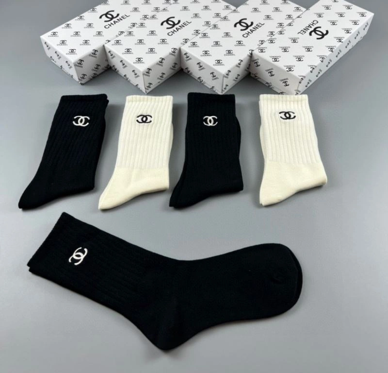 Low-cost Chanel Socks