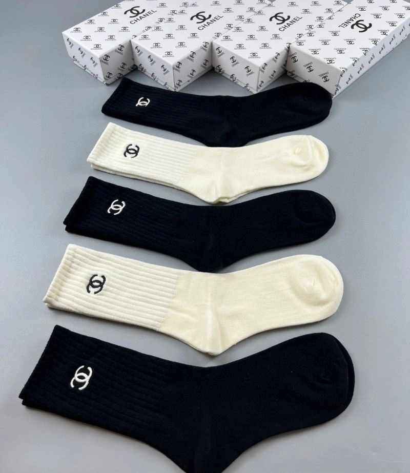 Low-cost Chanel Socks