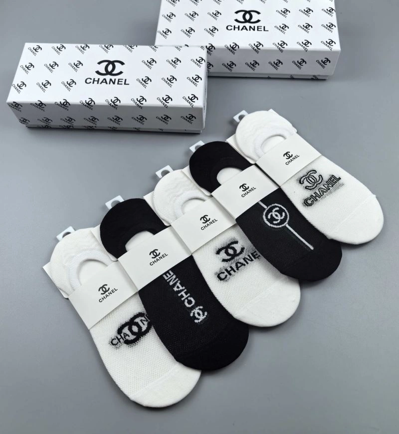 Low-cost Chanel Socks