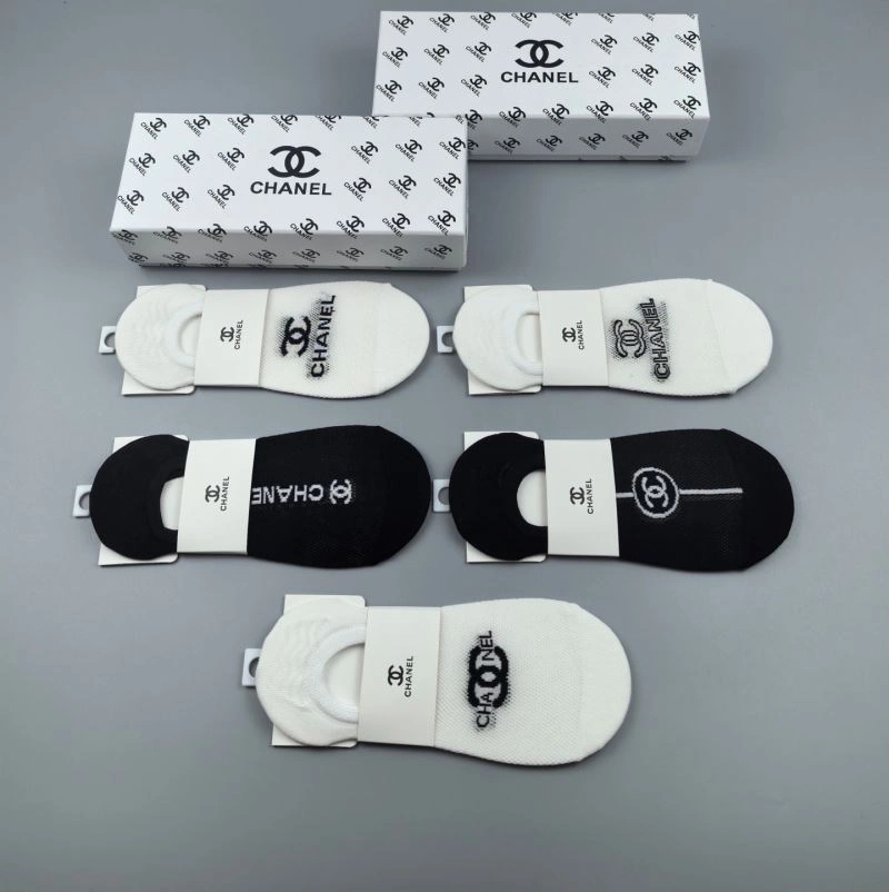 Low-cost Chanel Socks