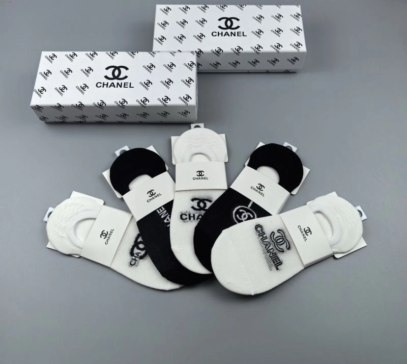 Low-cost Chanel Socks