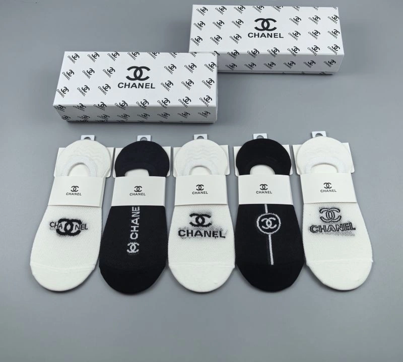 Low-cost Chanel Socks